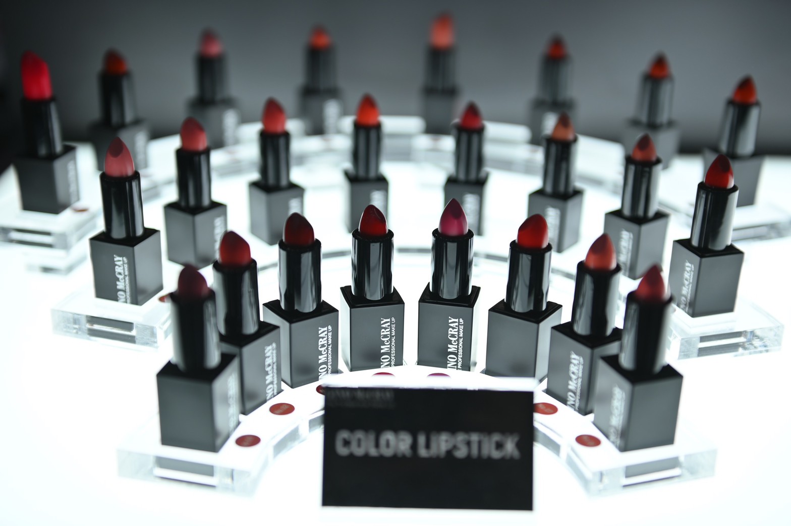 "LOOKS AT ME BY GINO MCCRAY" กับ 3 ความพิเศษครั้งแรกในรอบ 20 ปี!!!